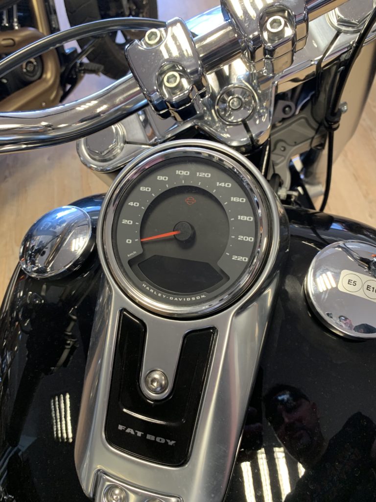 Speedometercover Black Softail Fat Boy, Sport Glide Bj. 2018 up - Dark ...